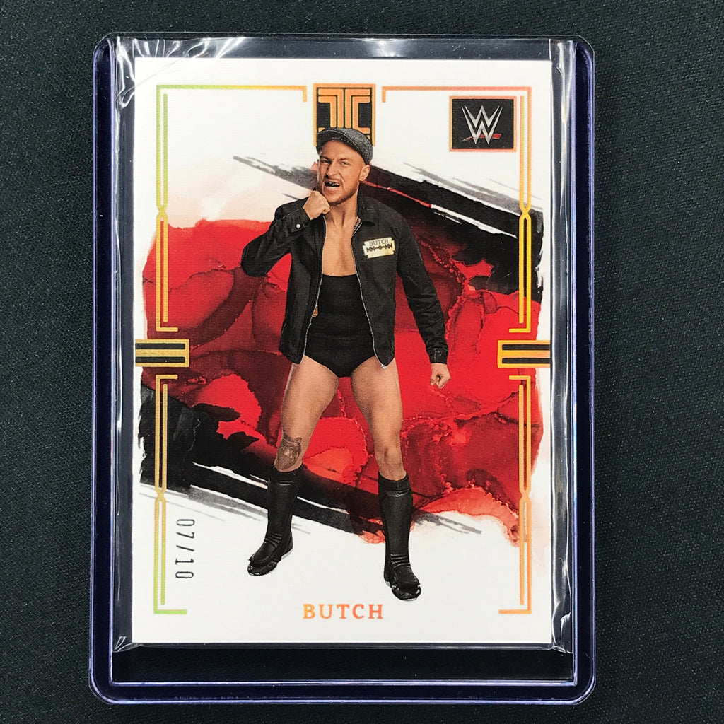 2023 Impeccable WWE Butch Base Holo Gold 7/10 #68 – Cherry Collectables